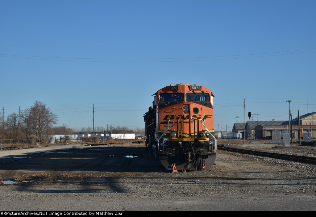 BNSF 5878
